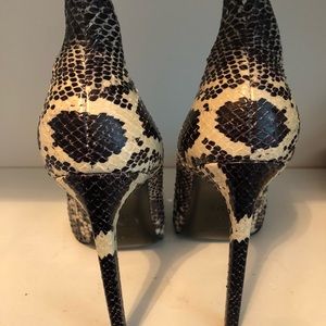 Saint Laurent | Shoes | Saint Laurent Snakeskin Heels | Poshmark